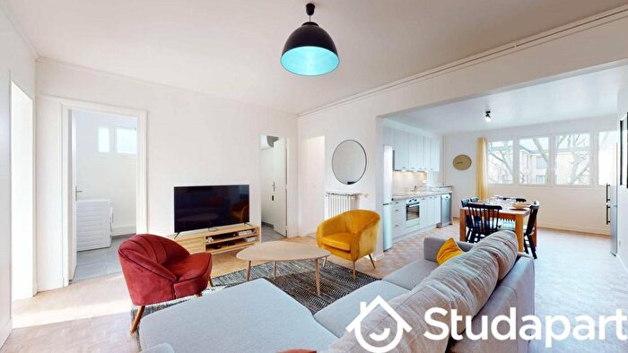 Appartement à louer - Plateau-Grèves-Europe-Gare du Stade-Fossés Jean, Colombes - 1 pièce - 2 chambres