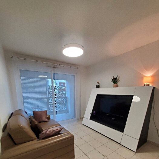 Appartement à louer - Jardins de la Fontaine, Nîmes - 2 pièces - 1 chambre