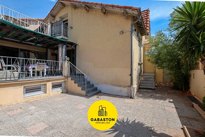 Maison à vendre - Marseille e , Sainte-Marguerite - 6 pièces - 6 chambres