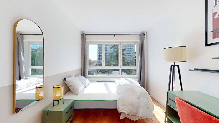 Hôtel de Ville, Courbevoie : Appartement 1 pièce à louer