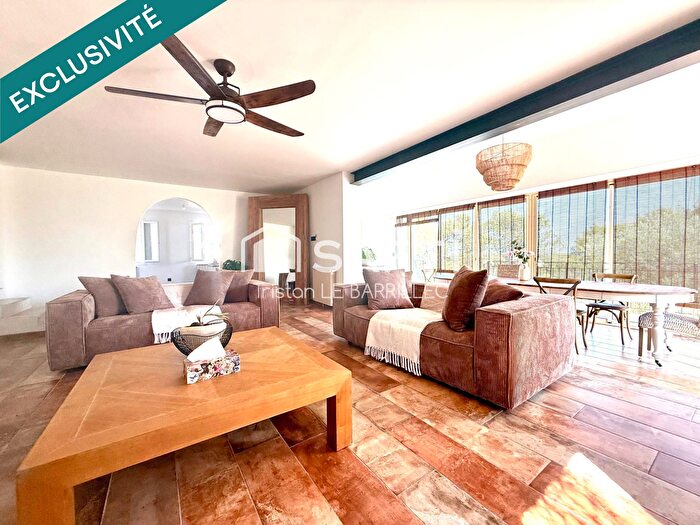 Maison à vendre - Nîmes, Terres de Rouvière, LEau Bouillie - 8 pièces - 6 chambres