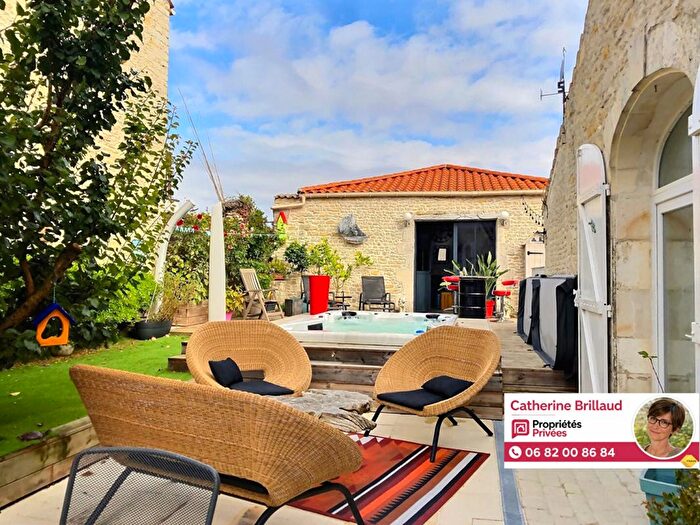 Maison 8 pièces à vendre à Saint-Médard-dAunis