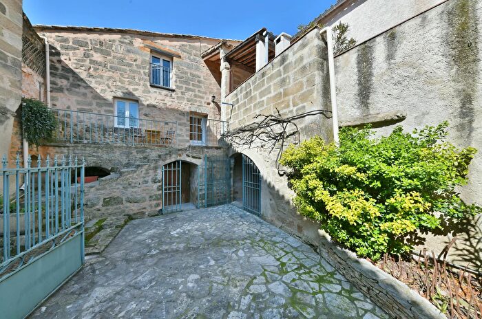 Maison à vendre - Uzès - 5 pièces - 3 chambres