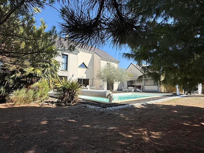 Maison 8 pièces à vendre à Saint-Julien-les-Villas