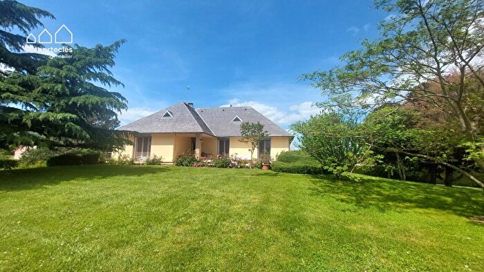 Maison à vendre - Saint-Gengoux-le-National - 9 pièces - 5 chambres