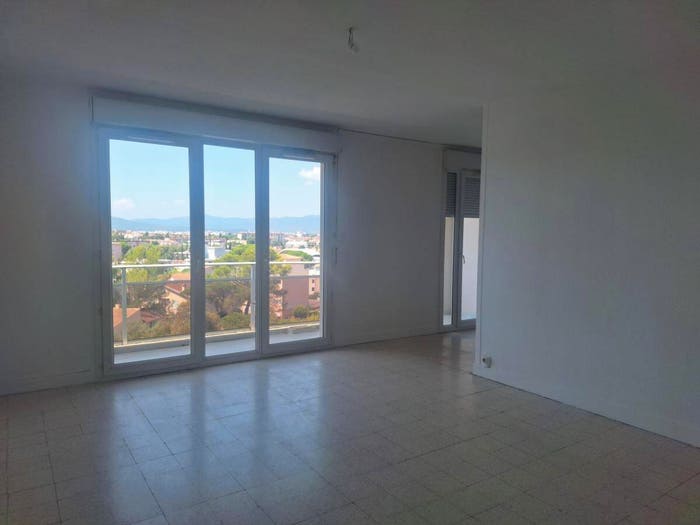 Appartement 4 pièces à Arènes, Saint-Raphaël, à louer