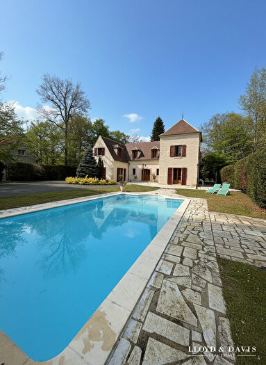 Maison à vendre - Lamorlaye - 10 pièces - 5 chambres