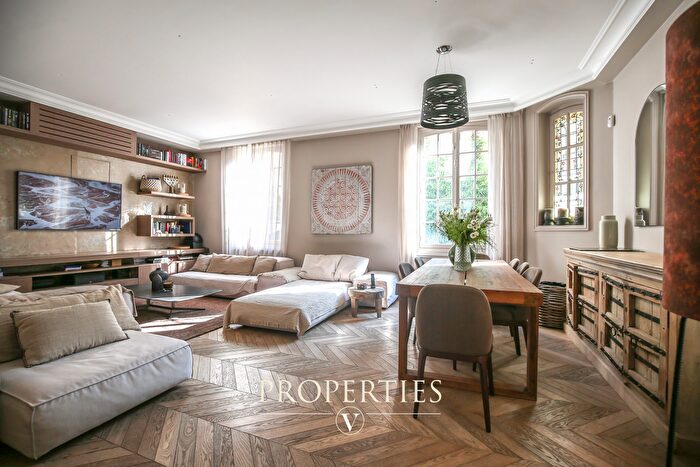 Vincennes, Centre Sud - Maison 6 pièces à vendre