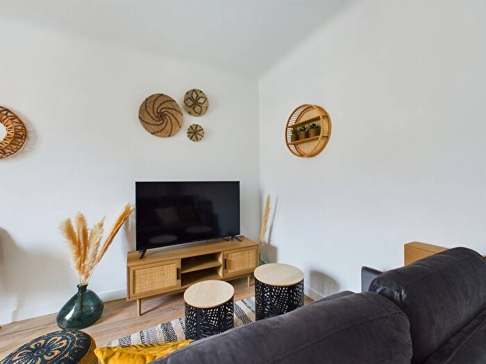 Appartement à louer - Grenier Point du Jour, Boulogne-Billancourt - 2 pièces - 1 chambre