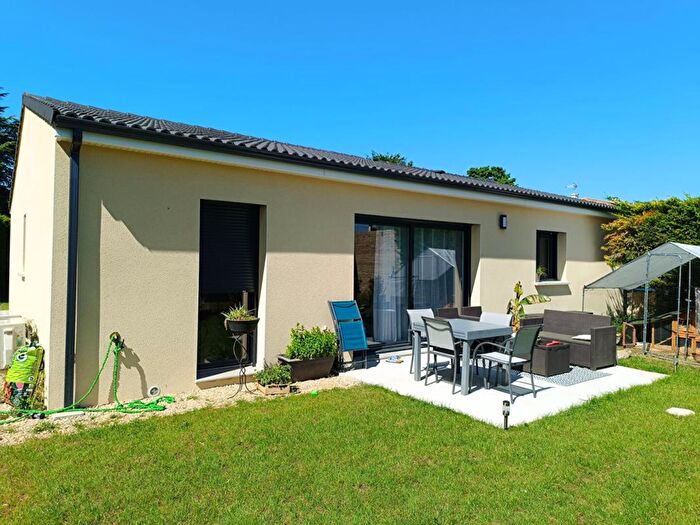 Maison 5 pièces à Château-Larcher, à vendre