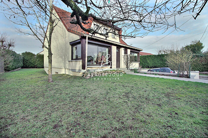 Maison à vendre - Les Granges-le-Roi - 6 pièces - 5 chambres