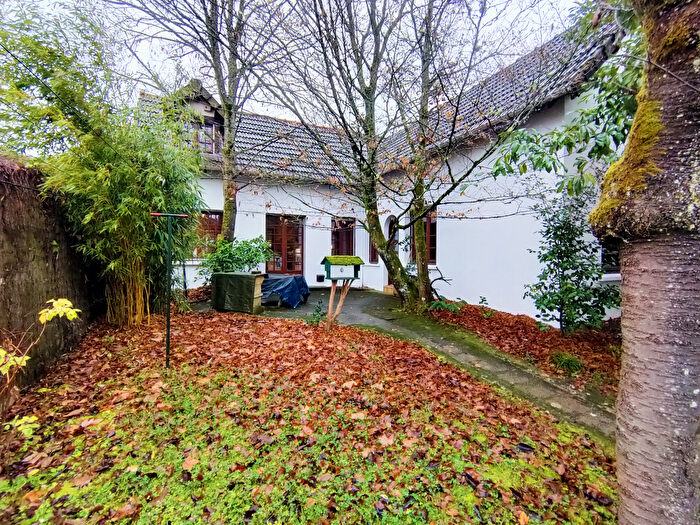 Maison à vendre - Saint-Rémy-lès-Chevreuse - 6 pièces - 4 chambres