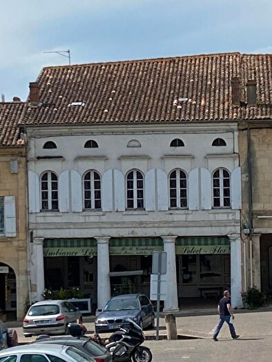 Maison à vendre - Sauveterre-de-Guyenne - 9 pièces - 7 chambres