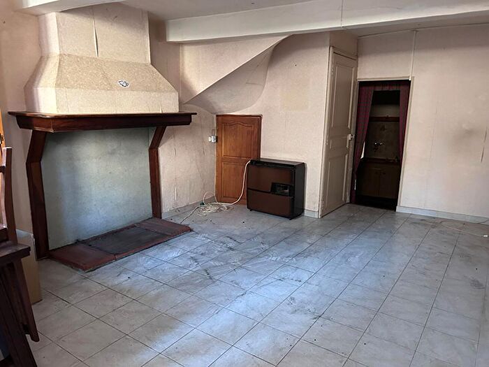 Maison 5 pièces à Azille, à vendre