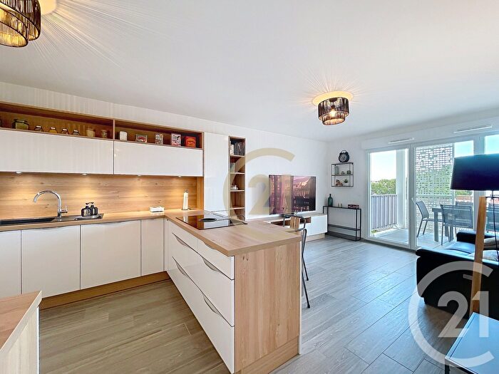 Cannes, Californie Pezou : Appartement 3 pièces à vendre