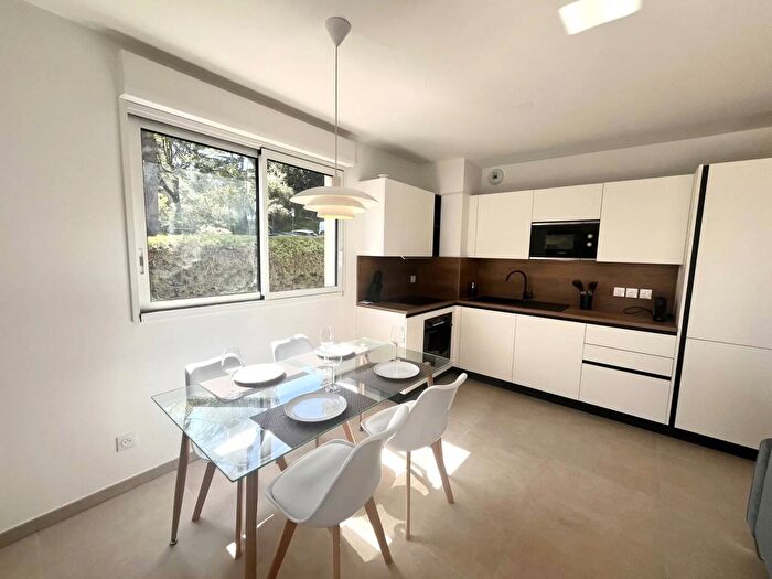Vaug, Villeneuve-Loubet - Appartement 3 pièces à louer