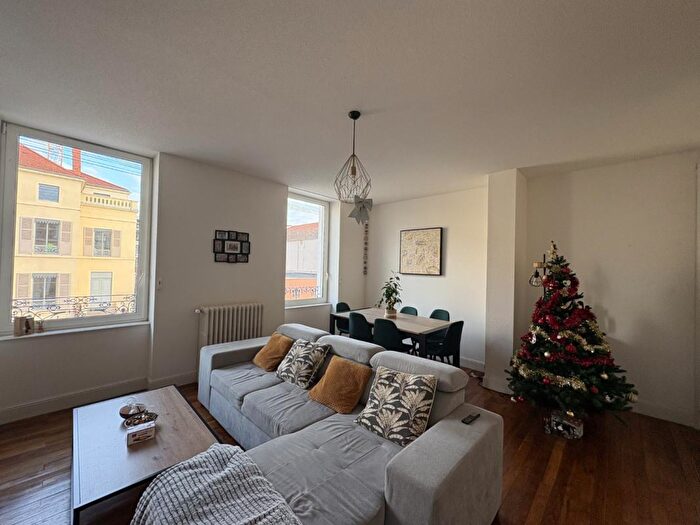 Appartement à louer - Roanne, Gare - 5 pièces - 4 chambres