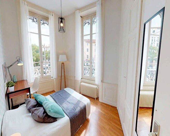 Valmy, Lyon 9ème arrondissement - Appartement 4 pièces à louer