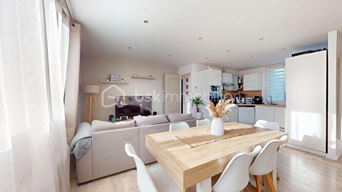 Maison 4 pièces à Viry-Châtillon, Le Plateau, à vendre