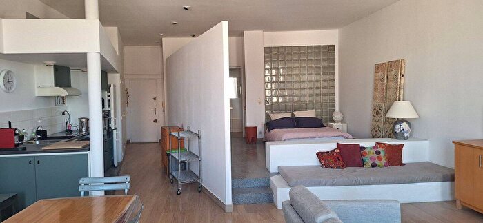 Appartement à louer - Saint Victor, Marseille ème arrondissement - 2 pièces - 1 chambre