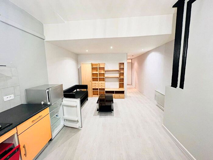 Appartement à louer - Centre Ville, Mâcon - 2 pièces - 1 chambre