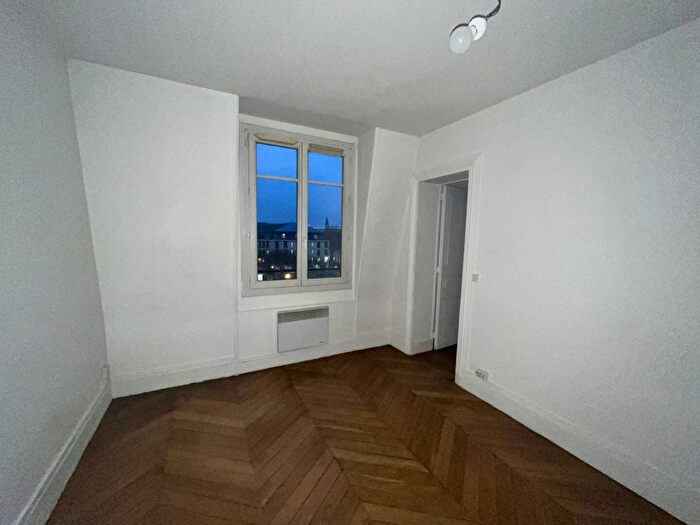 Appartement à louer - Corentin Celton, Issy-les-Moulineaux - 3 pièces - 2 chambres