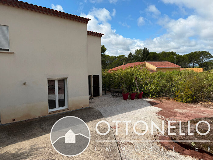 Roquebrune-sur-Argens, La Bouverie : Appartement 2 pièces à louer