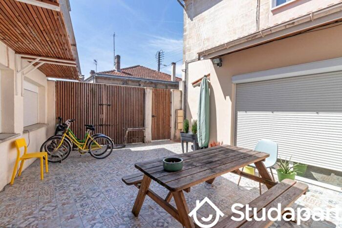 Appartement à louer - Zola-La Tailade, Talence - 1 pièce - 4 chambres