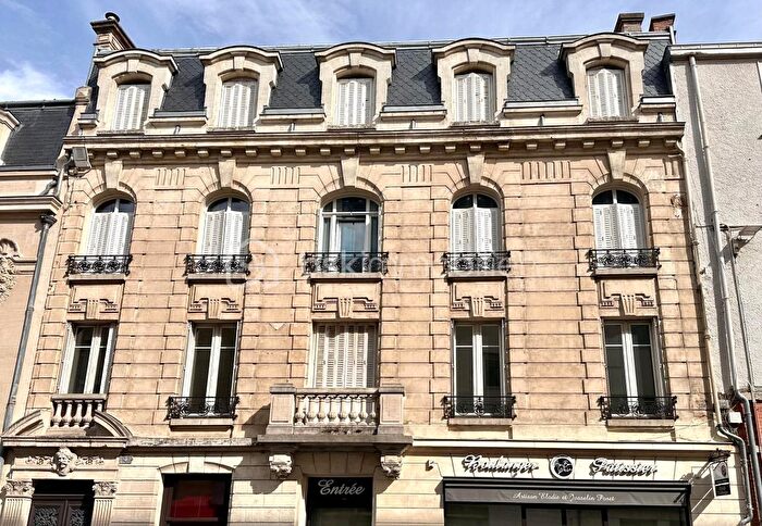 Appartement 4 pièces à Châlons-en-Champagne, Rive gauche, à vendre