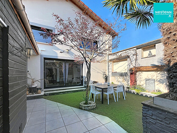 Maison à vendre - Saint-Romain-le-Puy - 5 pièces - 3 chambres