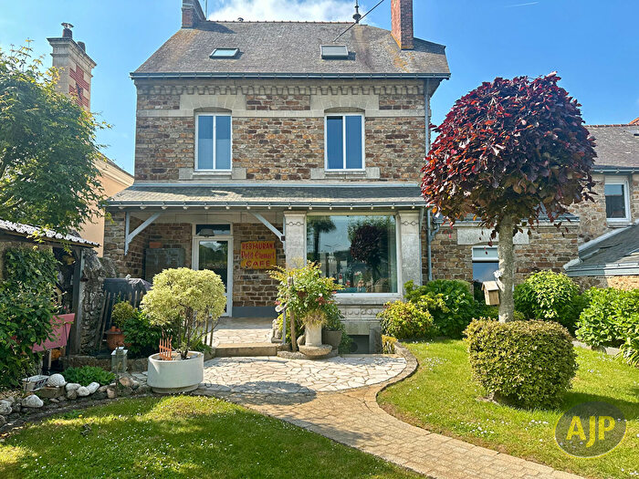 Maison à vendre - Saint-Étienne-de-Montluc - 8 pièces - 5 chambres