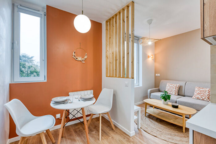 Appartement à louer - Aubervilliers, Robespierre, Cochennec, Péri - 1 pièce