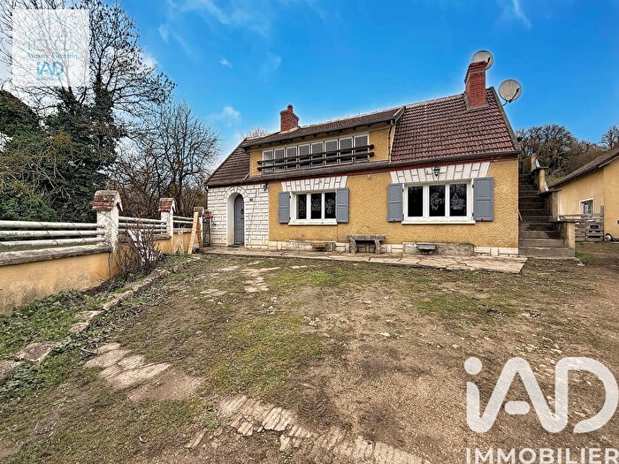 Maison à vendre - Château-sur-Allier - 5 pièces - 3 chambres