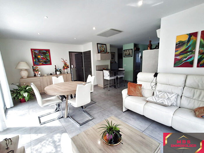 Maison 5 pièces à Saint-Cyprien, Le Collège, à vendre