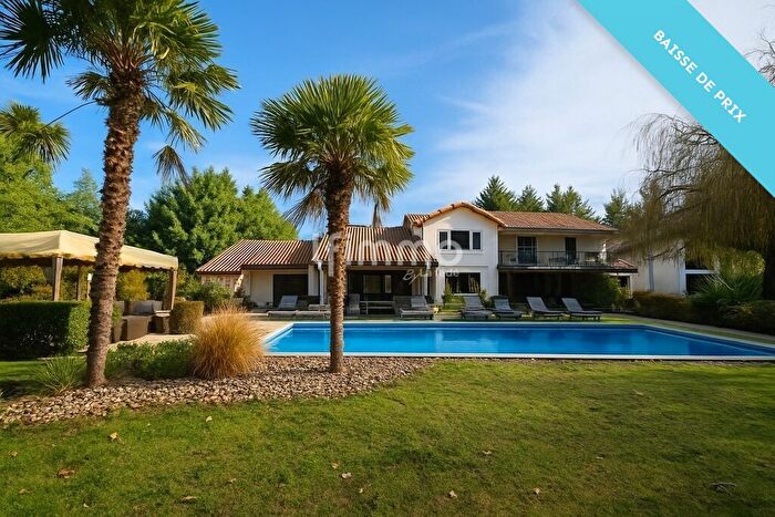 Maison à vendre - Saint-Genest-dAmbière - 7 pièces - 4 chambres