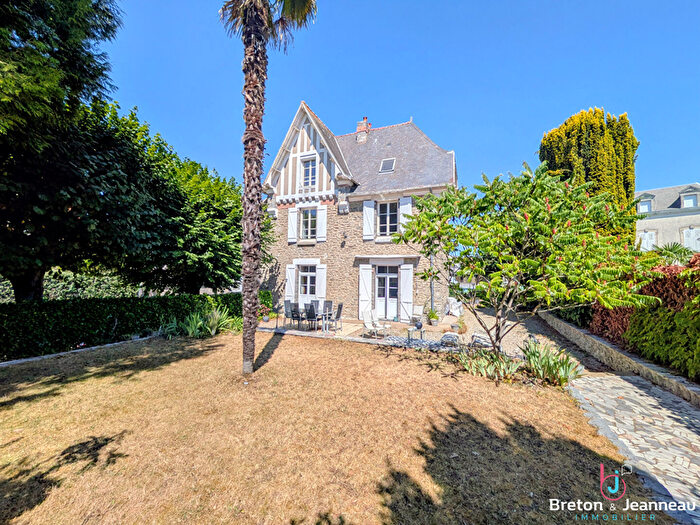 Laval, Les Pommeraies : Maison 7 pièces à vendre