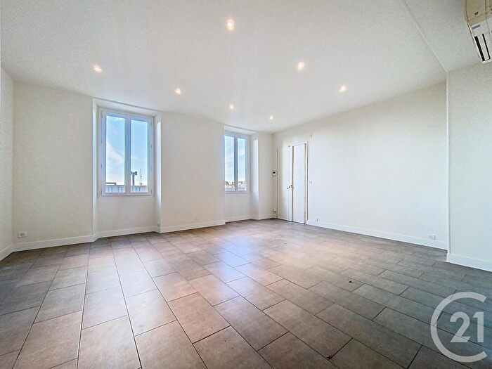 Appartement à louer - Nice, Vieux Nice - 6 pièces - 4 chambres