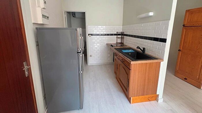 Appartement à louer - Centre Ville Nord, Saint-Claude - 1 pièce - 1 chambre