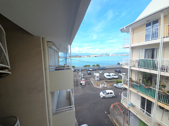 Pointe-à-Pitre : Appartement 2 pièces à vendre