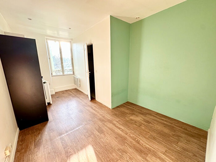 Appartement à louer - Fontaine-le-Port - 1 pièce