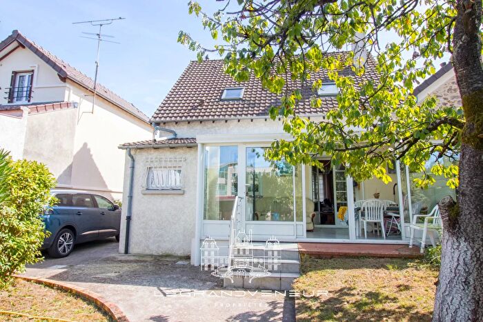 Maison à vendre - Dammarie-les-Lys, Petit Dammarie, Croix Saint-Jacques - 5 pièces - 4 chambres