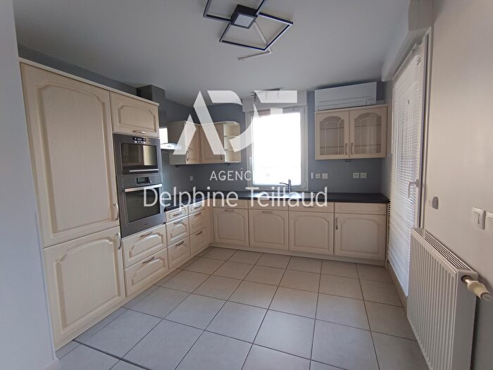 Appartement à louer - Échirolles, Centre-ville - 3 pièces - 2 chambres