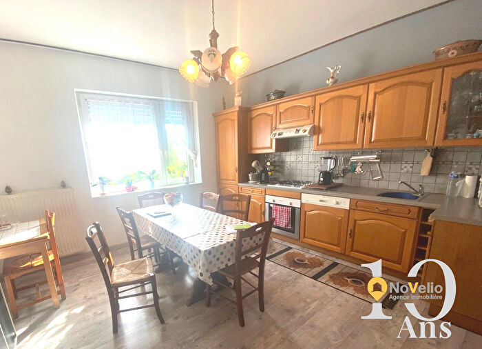 Maison 9 pièces à vendre à Etzling
