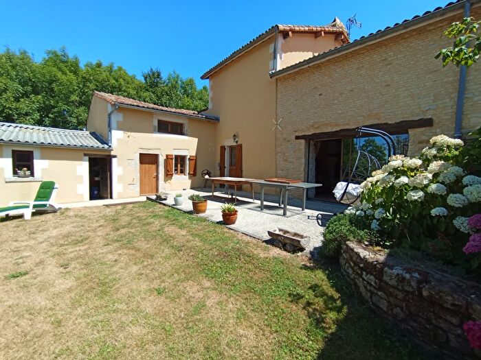 Maison à vendre - Saivres - 6 pièces - 4 chambres