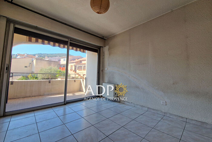 Appartement à louer - Mandelieu-la-Napoule, Capitou - 2 pièces - 1 chambre