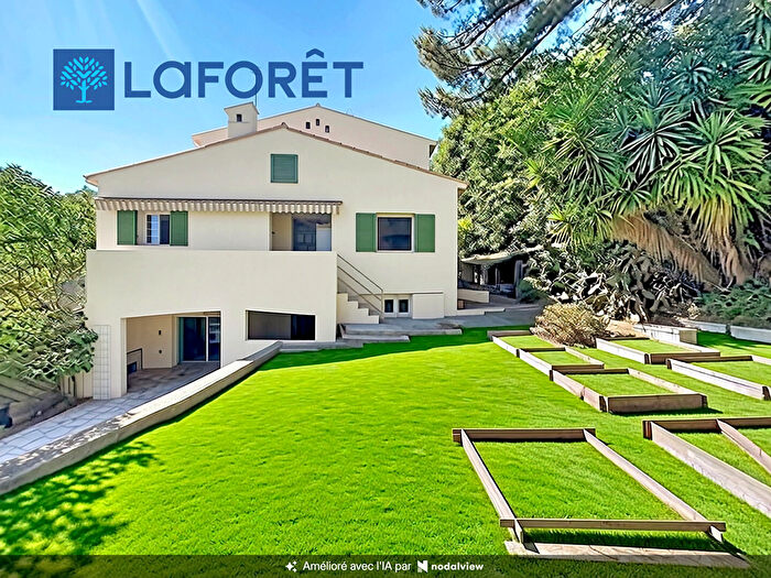 Cagnes-sur-Mer, Saint-Véran, Le Loup : Maison 9 pièces à vendre