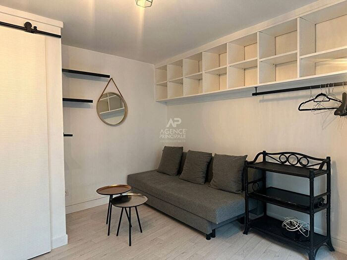 Appartement à louer - Saint Louis, Saint-Germain-en-Laye - 1 pièce