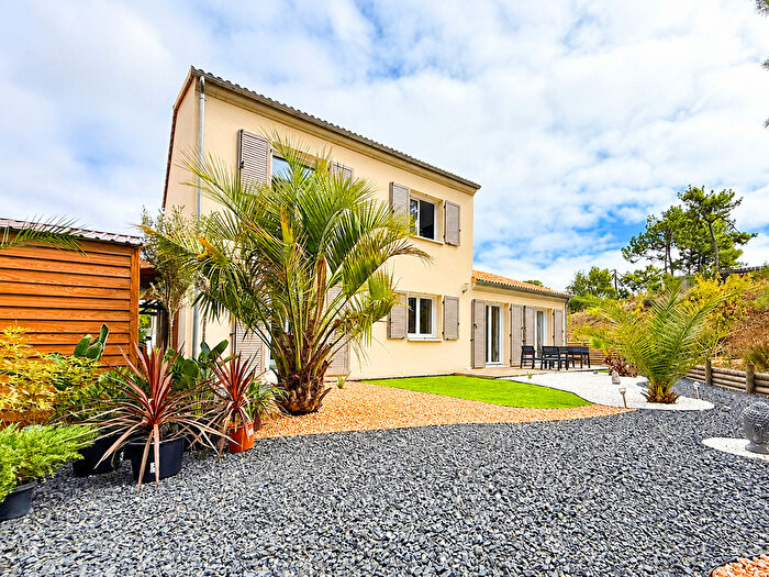 Saint-Jean-de-Monts, Route des Sables, Beaulieu, Forêt Domaniale Pays de Monts : Maison 5 pièces à vendre