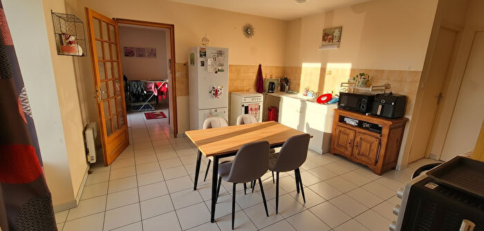 Maison à vendre - Saint-Denis-la-Chevasse - 4 pièces - 3 chambres