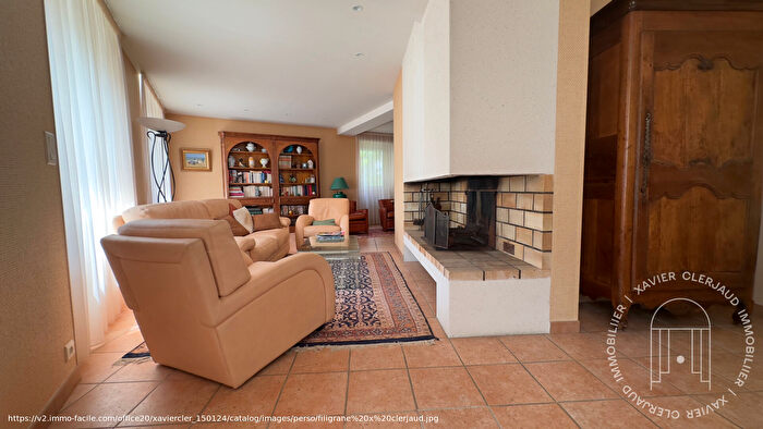 Maison à vendre - Nueil-les-Aubiers - 10 pièces - 7 chambres